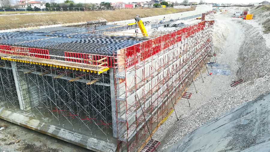 Crushed Aggregate Base in Southern California - Lynx Cat Quarry